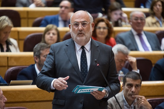 Eduard Pujol carrega contra la línia orbital: “És una gran enganyifa i ...